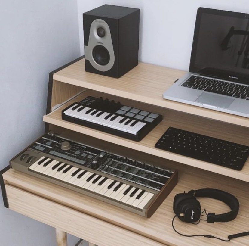 Meja rekaman / Biancodesk for recording, Musik & Media, Alat di Carousell