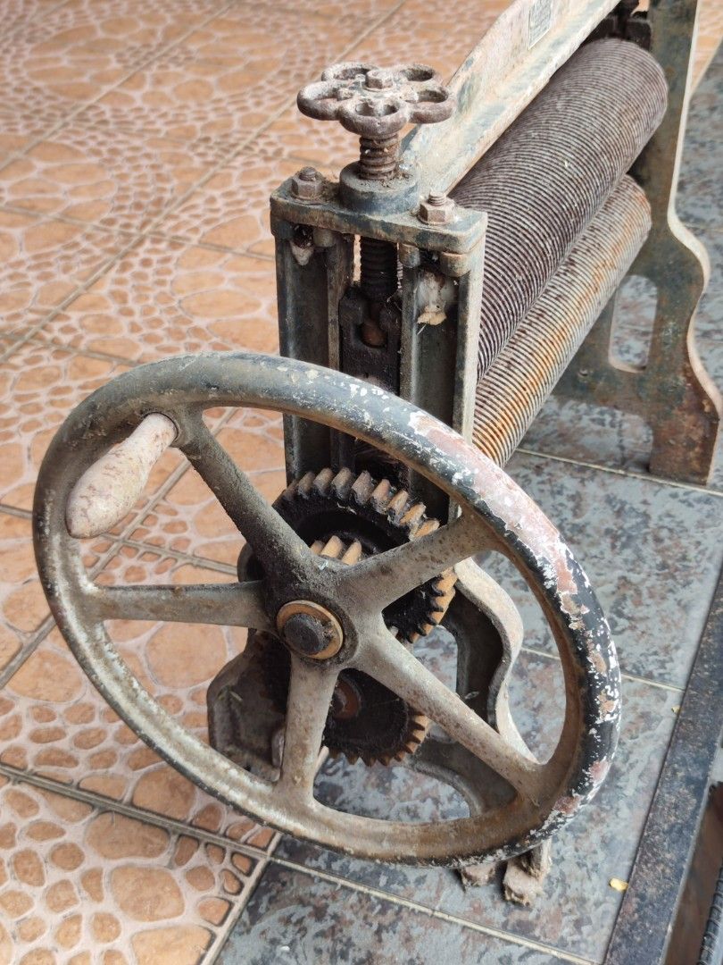 Mesin Getah Antik 081023, Hobbies & Toys, Collectibles & Memorabilia ...