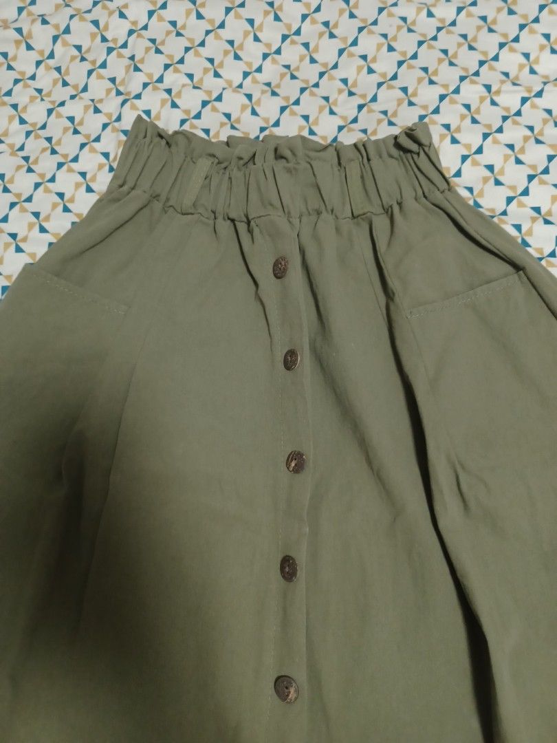 Midi akirt, Women's Fashion, Bottoms, Skirts on Carousell