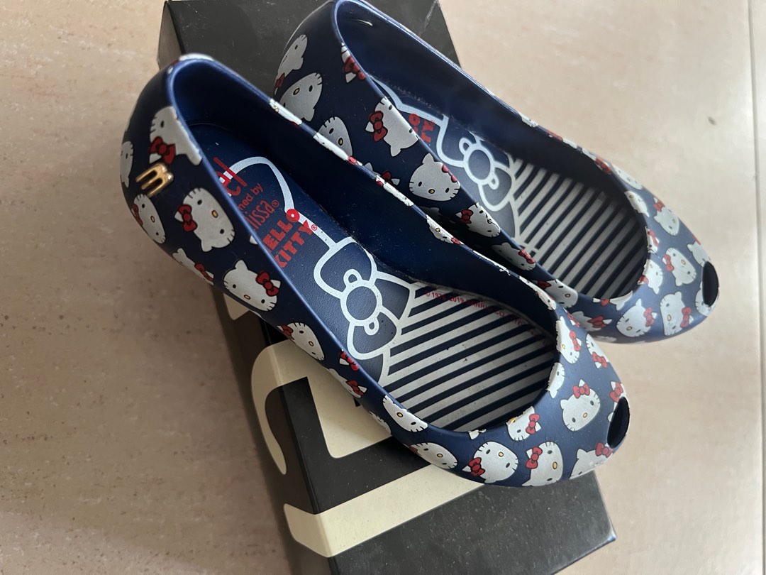 Mini Mel HELLO KITTY, Babies & Kids, Babies & Kids Fashion on Carousell