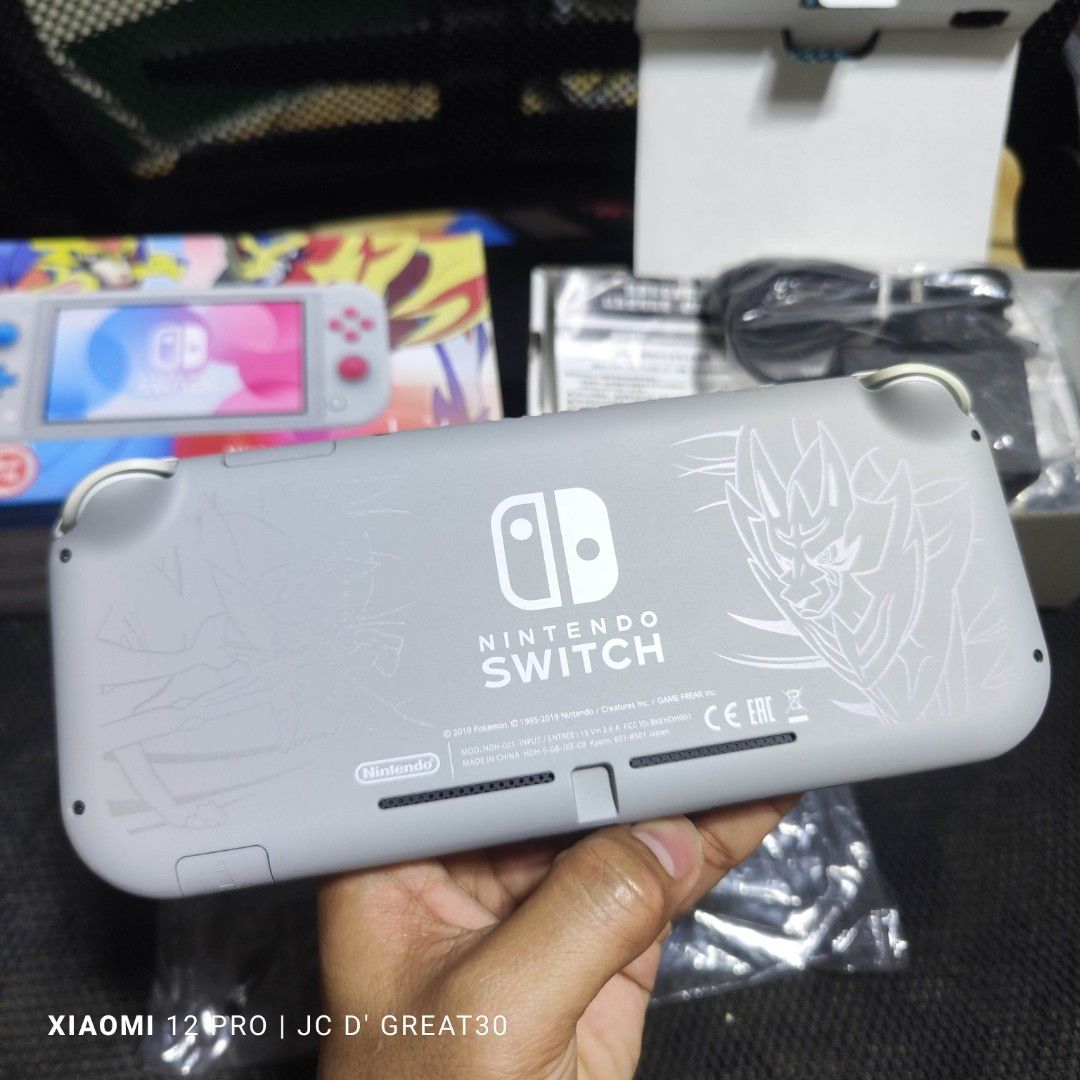 Nintendo Switch Lite Zacian and Zamazenta Edition Complete, Video ...