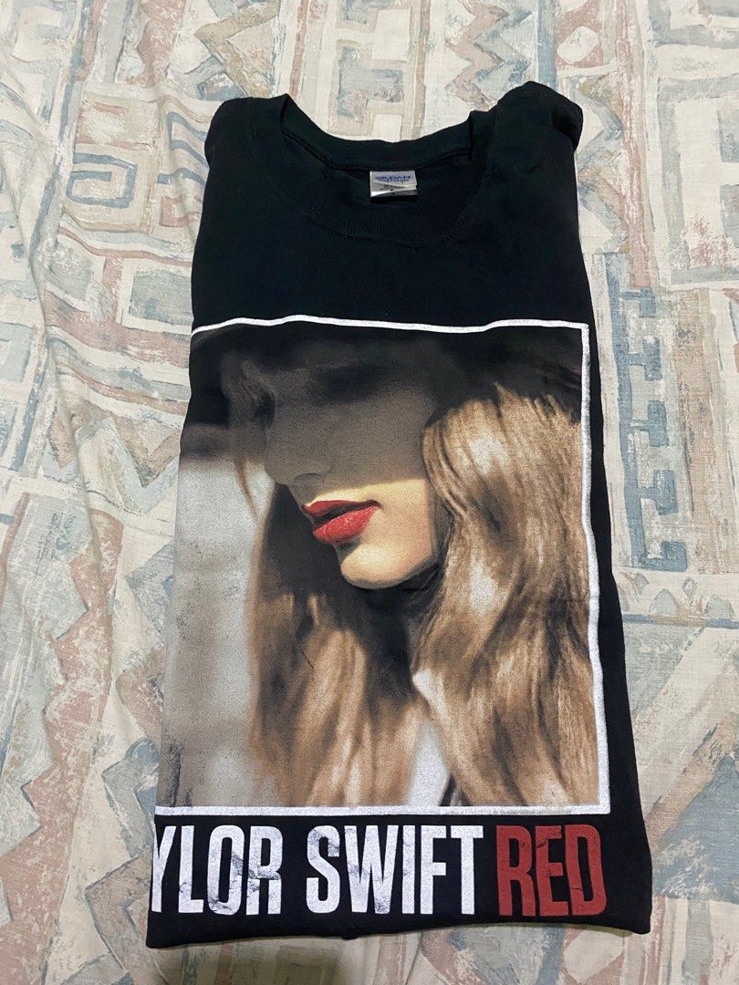Official Taylor Swift Red Album Cover Tshirt, Women's Fashion, Tops ...
