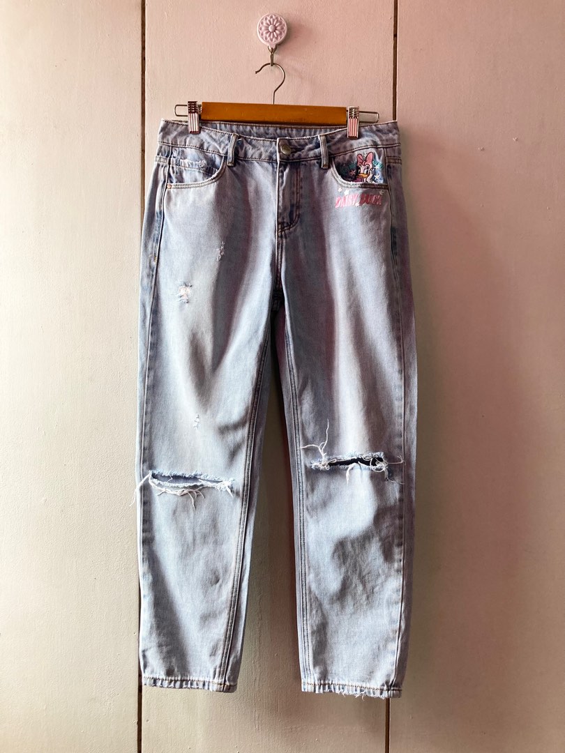 ONLY JEANS DISNEY DAISY DUCK, Women's Fashion, Bottoms, Jeans on Carousell