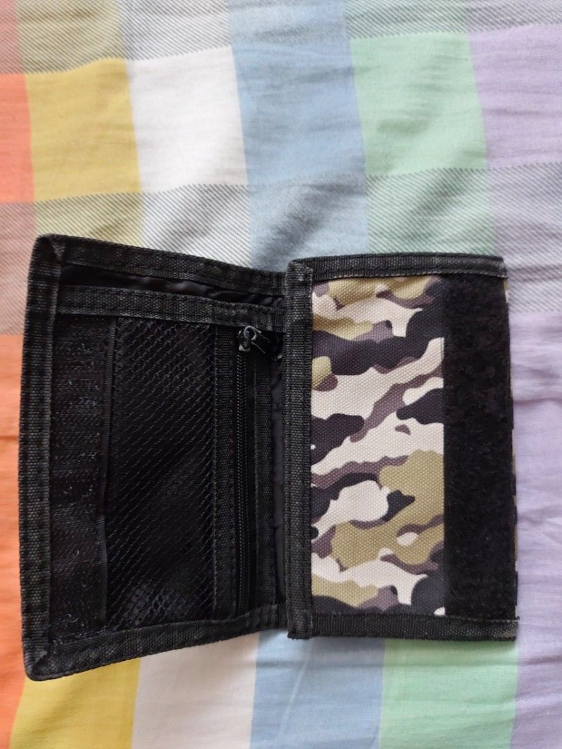 Original Bench Wallet Trifold Camflauge, Men's Fashion, Watches ...