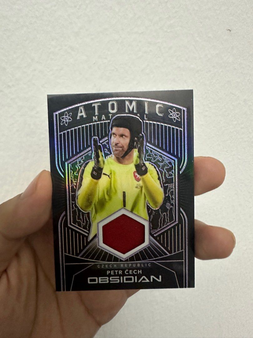 Petr Cech 2020-21 Obsidian Atomic Material Relic #01/35, Hobbies & Toys ...