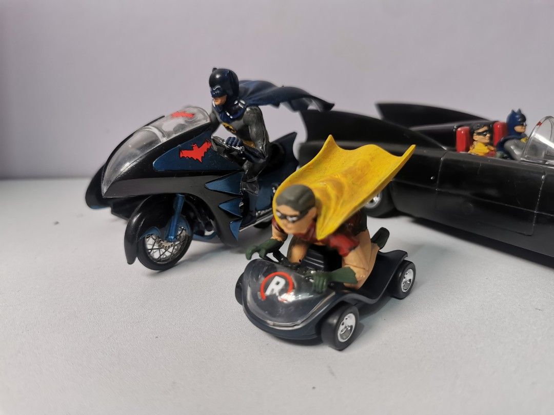 Set Polar lights Batmobile, batcycle, adam west, burt ward, Hobbies ...