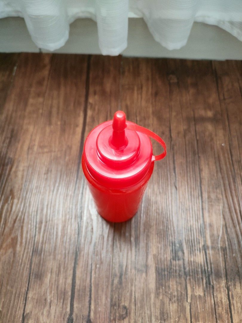 Red Squeeze sauce bottle Botol sos Picit Merah, TV & Home Appliances ...