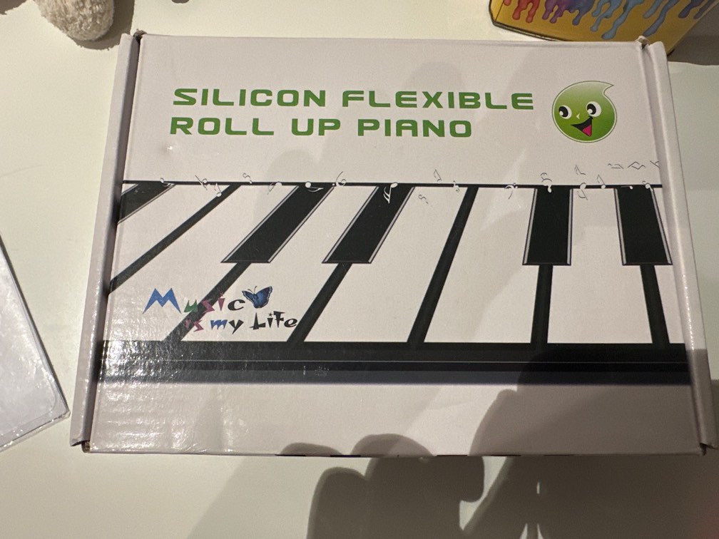 Silicon flexible roll up piano, Hobbies & Toys, Music & Media, Musical Instruments on Carousell
