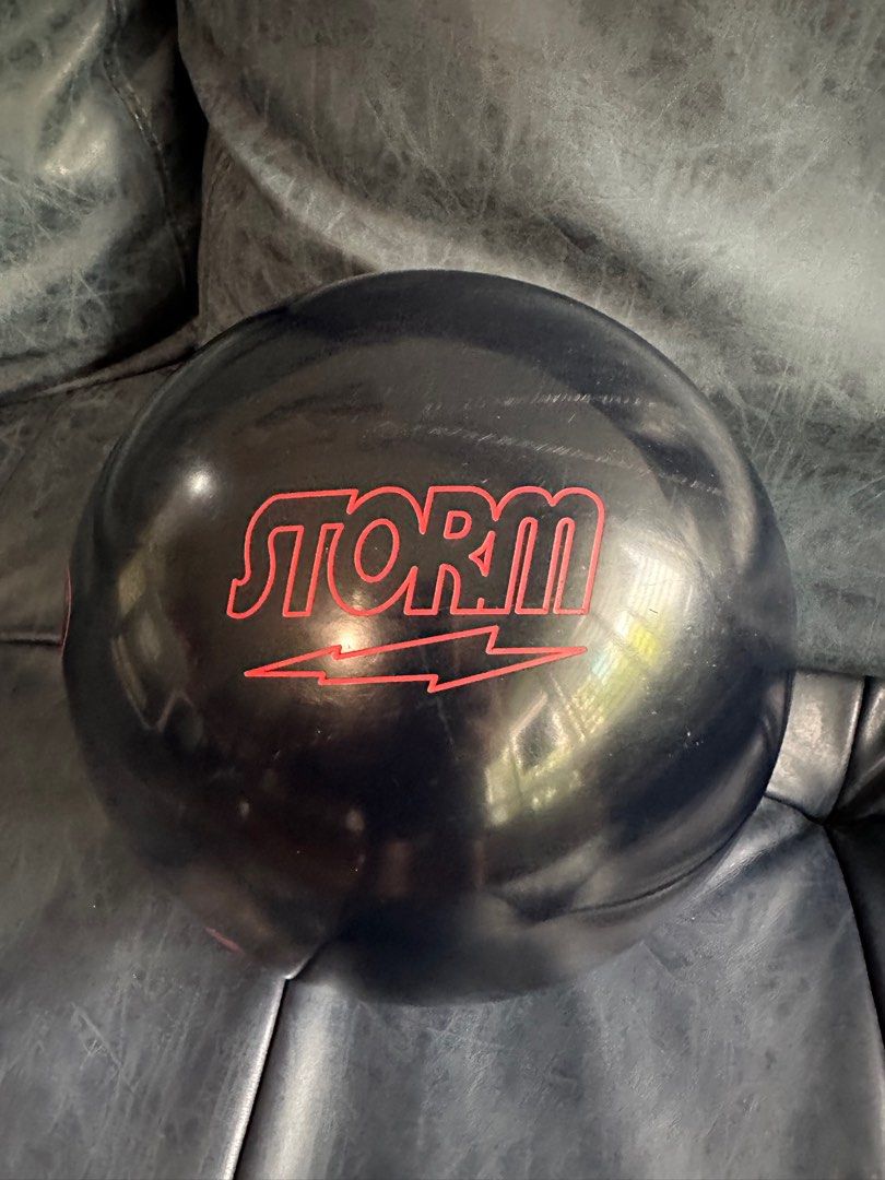 Storm IQ Tour 12lbs Bowling ball, Sports Equipment, Sports & Games ...
