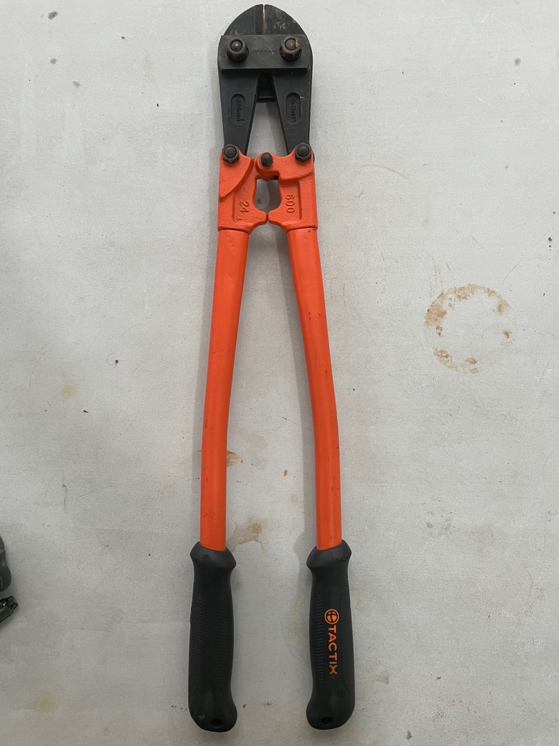 Tactix Bolt Cutter 600mm, Furniture & Home Living, Home Improvement ...