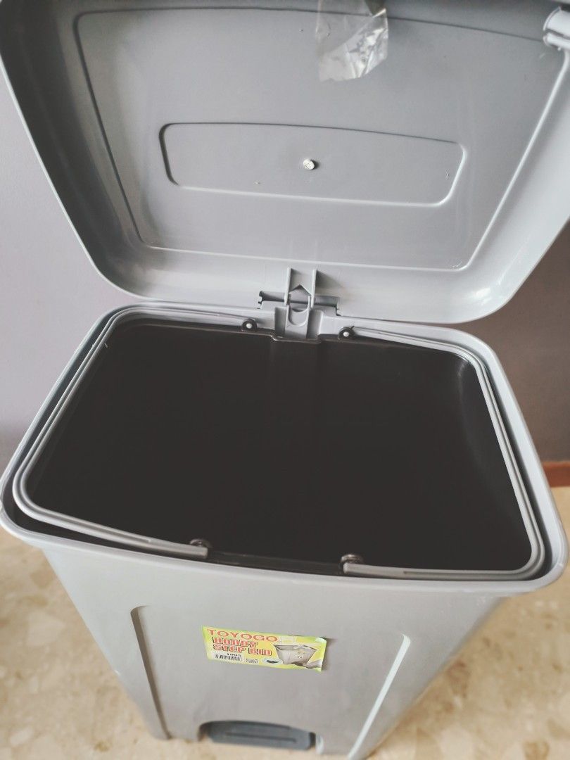 Toyogo Step Bin, Furniture & Home Living, Cleaning & Homecare Supplies ...
