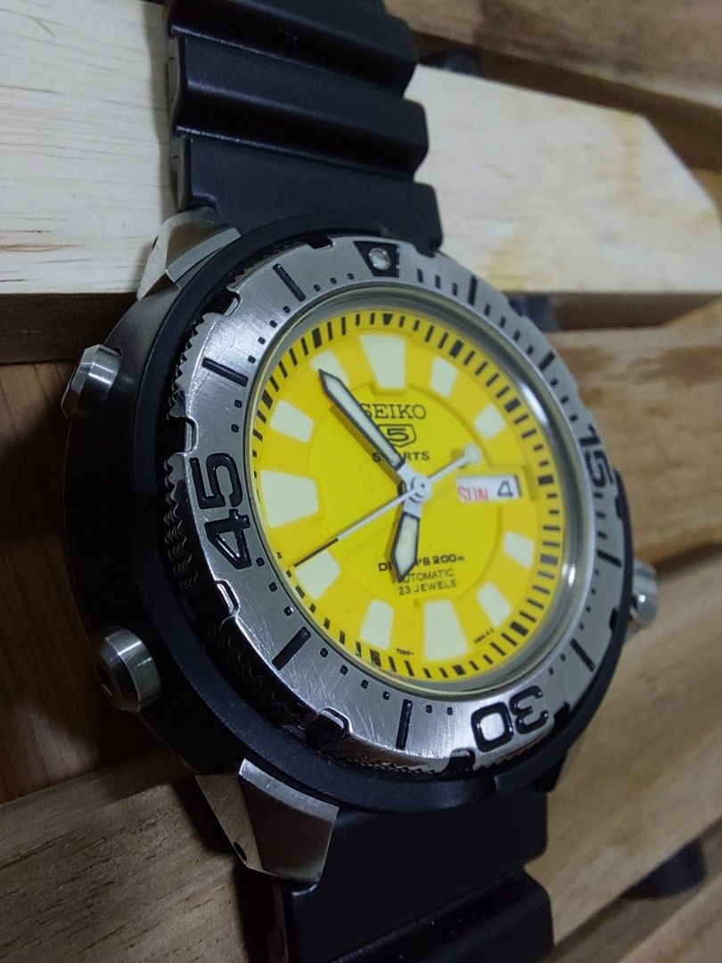 Ultra Rare Yellow Seiko Frankenmonster, Men's Fashion, Watches ...