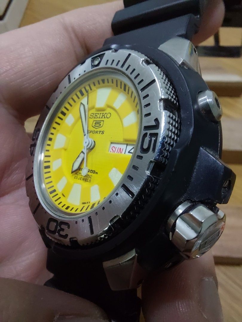 Ultra Rare Yellow Seiko Frankenmonster, Men's Fashion, Watches ...