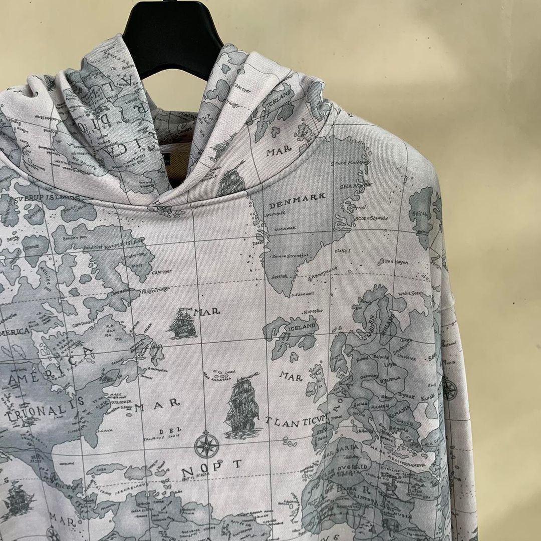 Vintage All Over Print World Map Hoodie Jacket, Men's Fashion, Coats ...