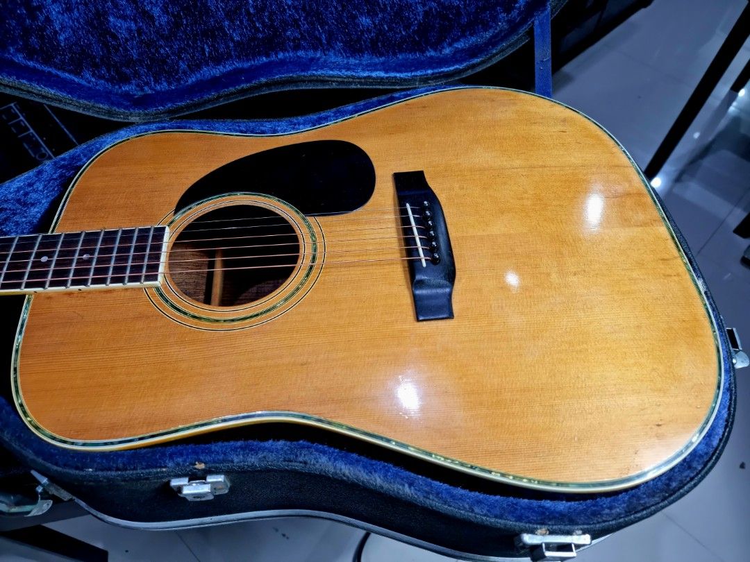 Vintage travis acoustic guitar Made in japan, Hobbies & Toys, Music ...