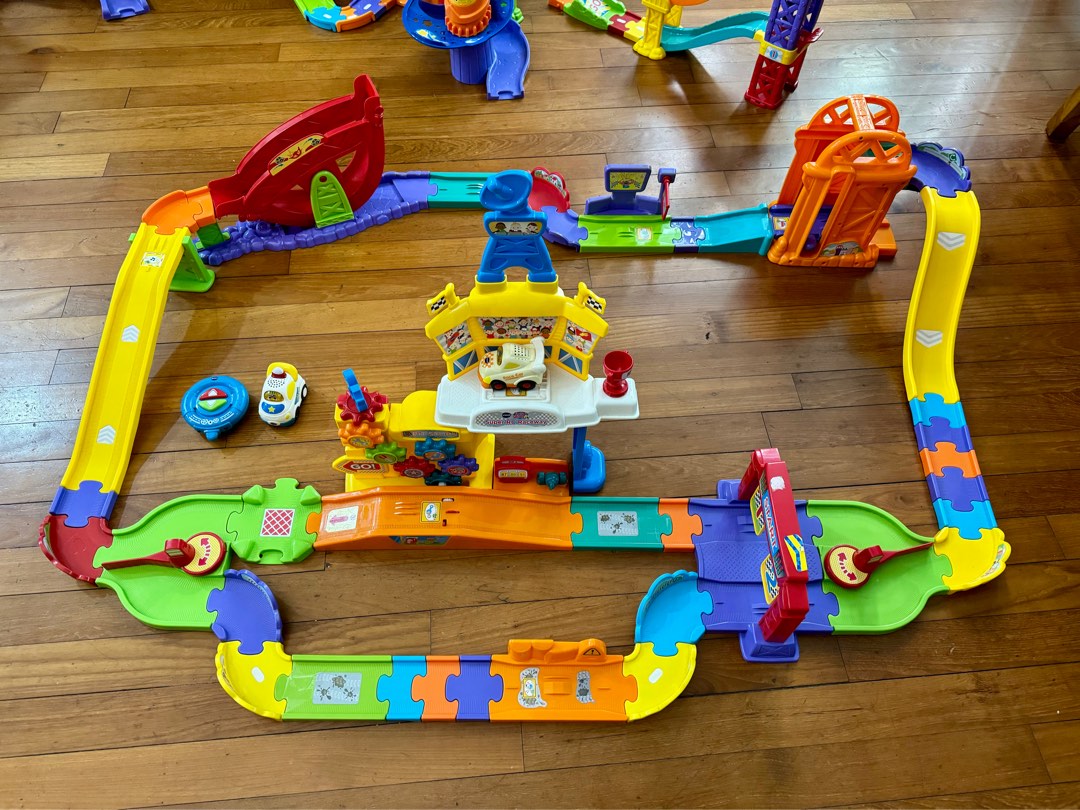 Vtech RC Raceway playset (remote control police car sold separately ...