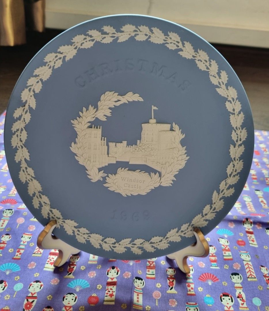 Wedgwood 20cm Blue Jasperware Plate, Windsor Castle 1969, Hobbies ...