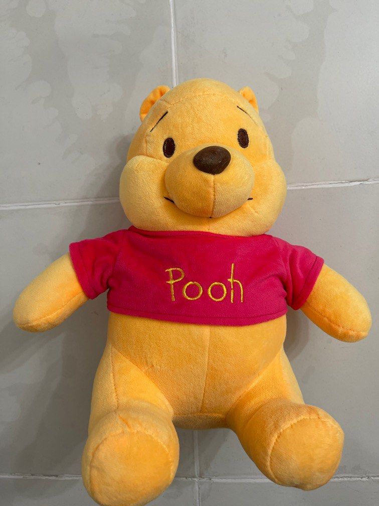 Winnie the pooh (L), Hobbies & Toys, Toys & Games on Carousell