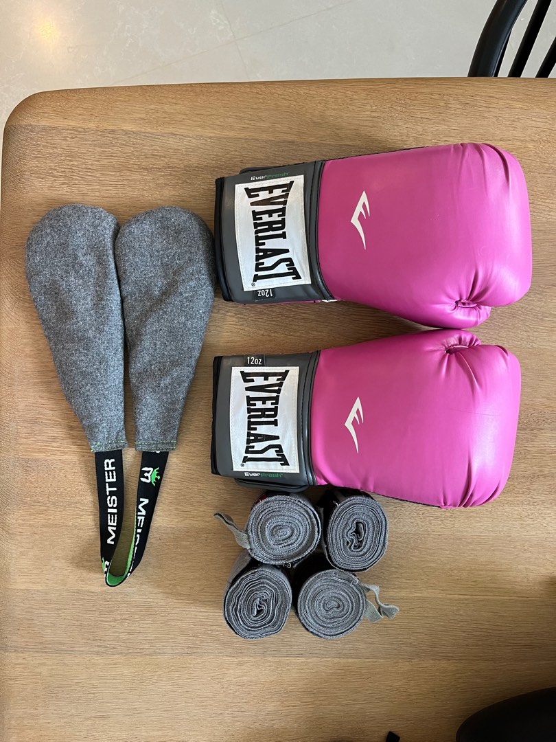 Women’s Everlast Boxing Gloves + deodorizer + wraps, Sports Equipment ...