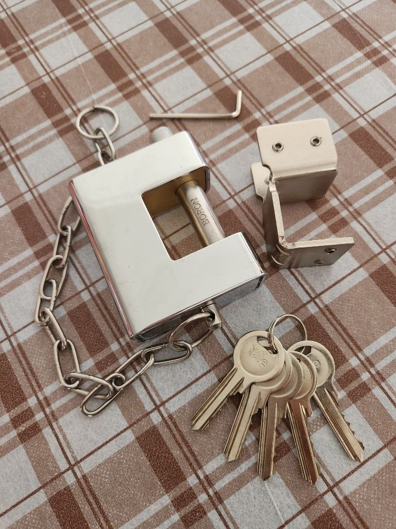 Yale Brass Padlock with Bracket Pad Lock, Furniture & Home Living ...