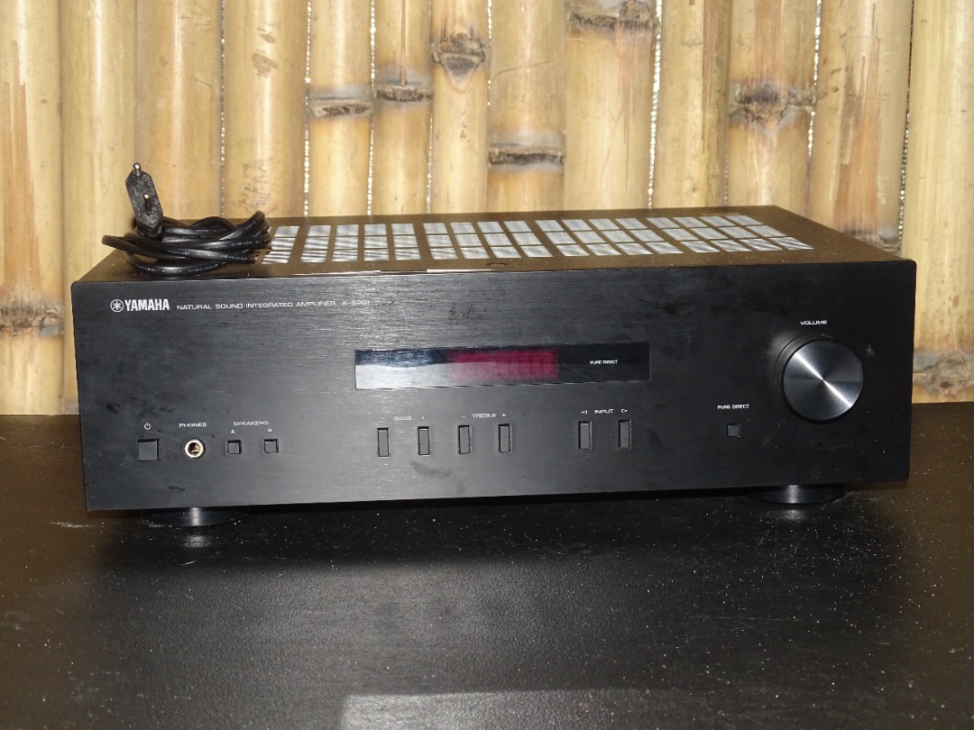 Yamaha Amplifier almost new (old modell), Audio, Soundbars, Speakers ...
