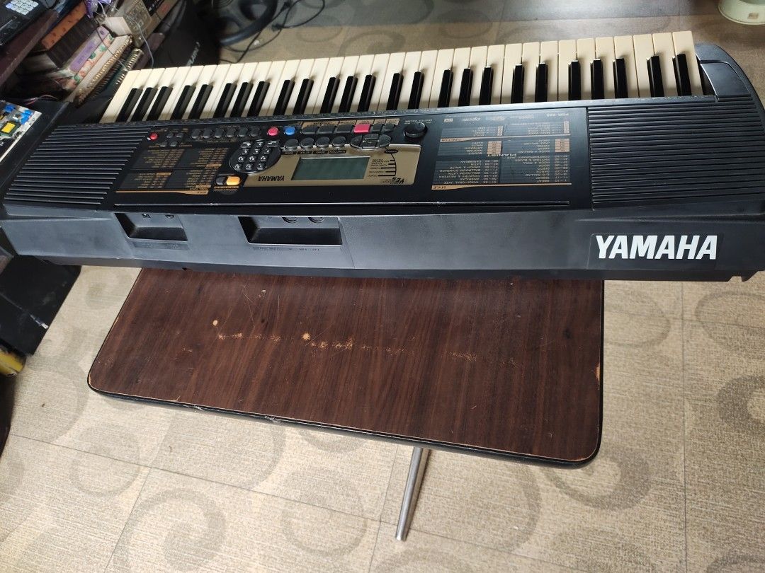 Yamaha PSR 225 Keyboard, Hobbies & Toys, Music & Media, Musical ...