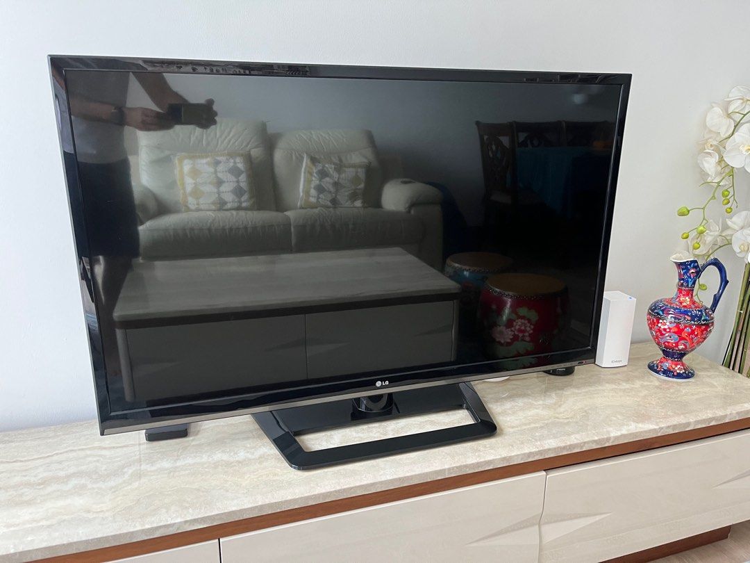 47 inch LED LG 47LS5700 Smart TV, TV & Home Appliances, TV ...