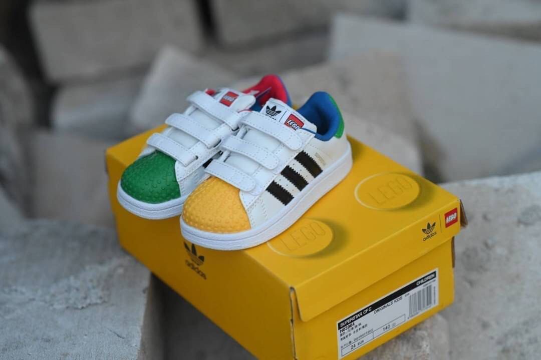 Adidas Kids adidas lego unisex, Bayi & Anak, Lainnya di Carousell
