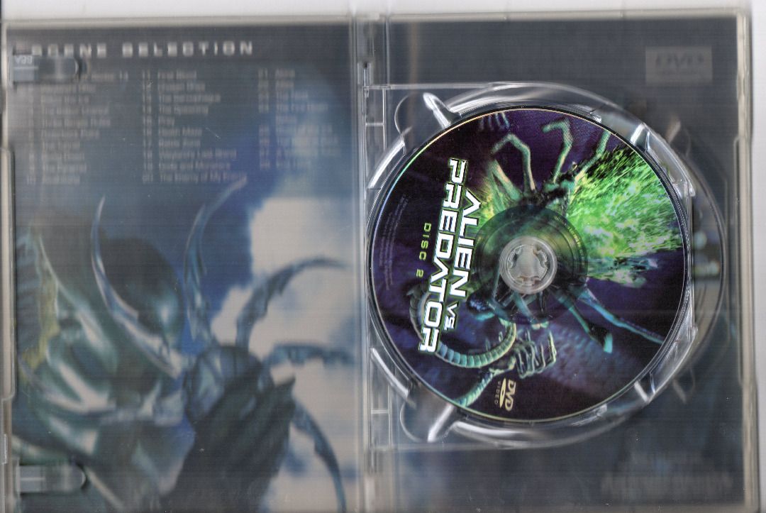 Alien vs Predator ***original dvd***, Hobbies & Toys, Music & Media ...