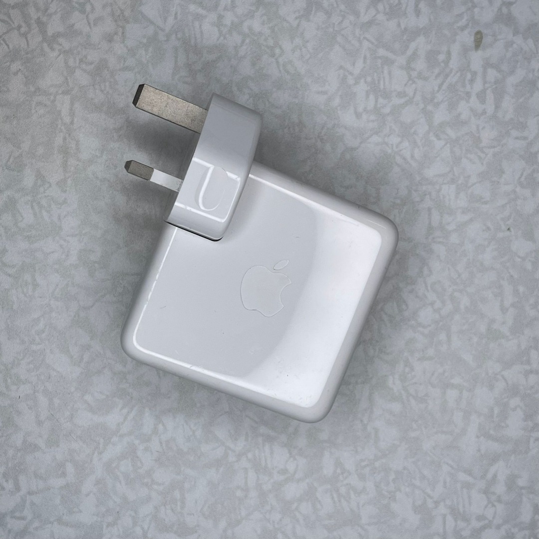 Apple 61W USB-C Power Adapter, 手提電話, 電話及其他裝置配件, 充電器及電線 - Carousell