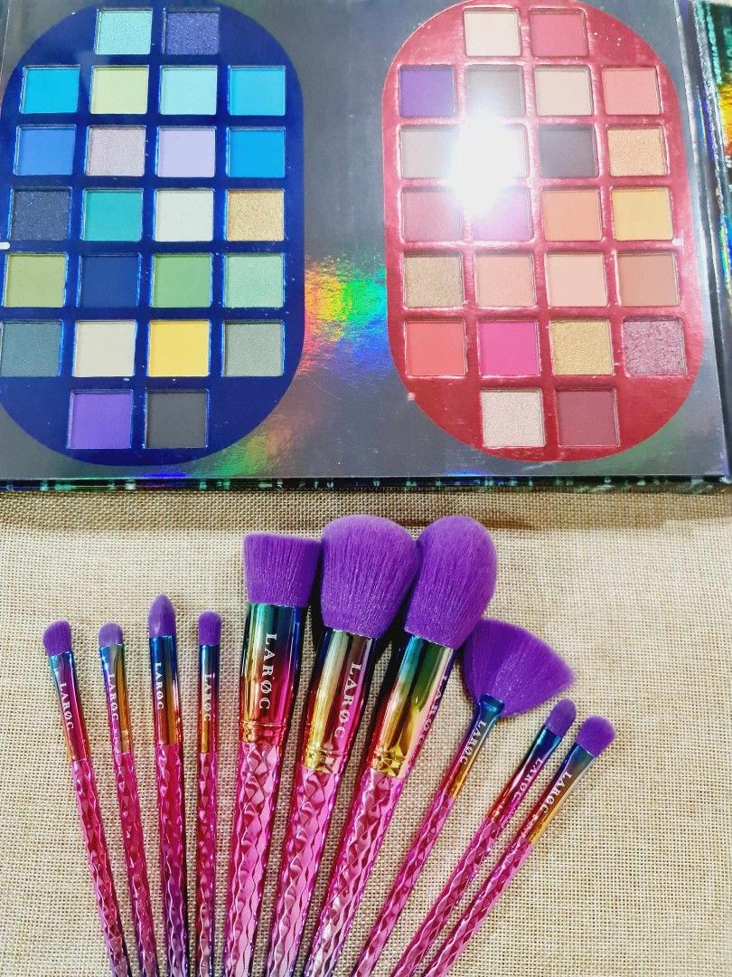 Big Make Up Revolution Matrix Palette and Laroc Brush Set, Beauty ...