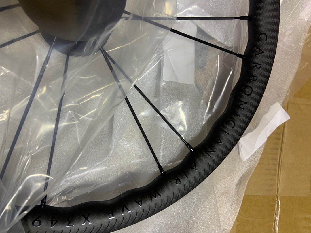 Carbonician Airwave 16/349 carbon rims for Brompton, Sports Equipment ...