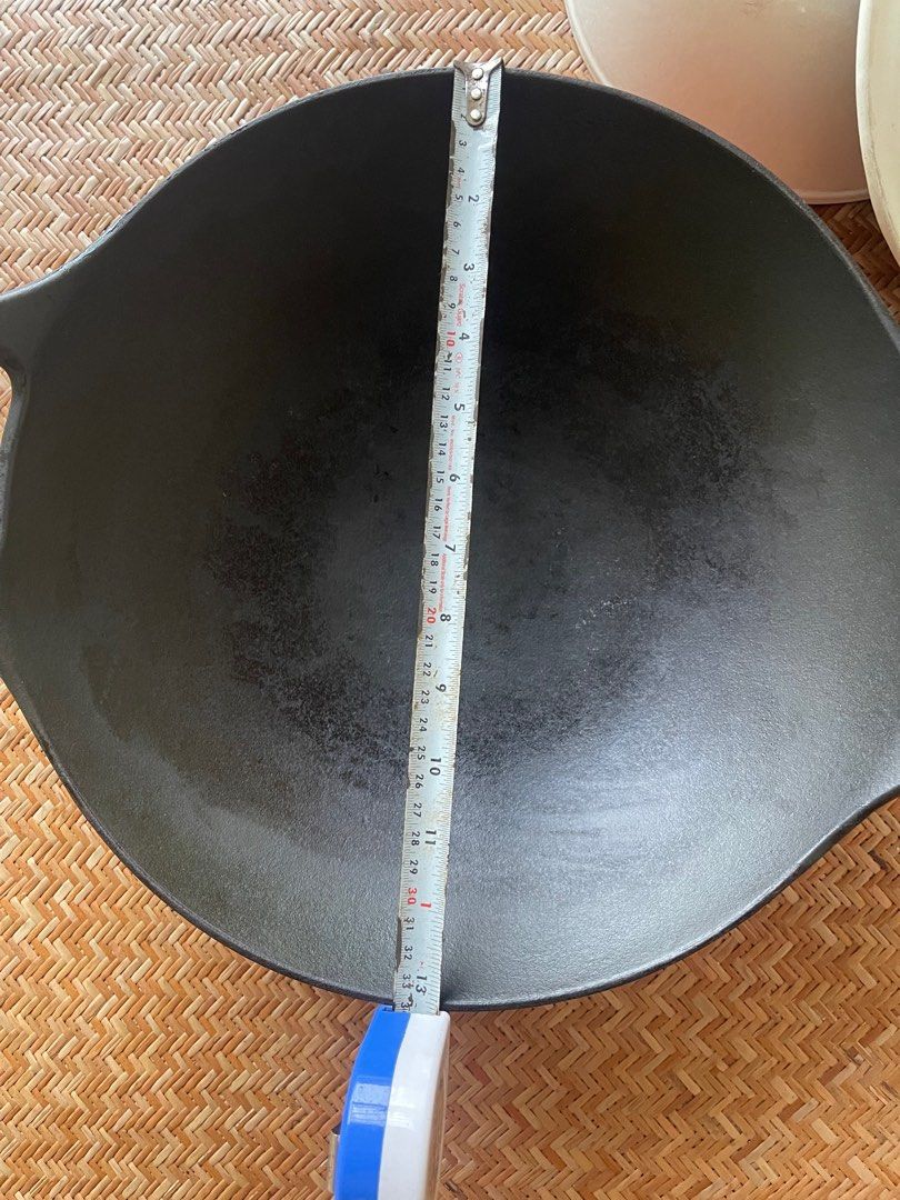 Cast iron wok & pot, Furniture & Home Living, Kitchenware & Tableware ...
