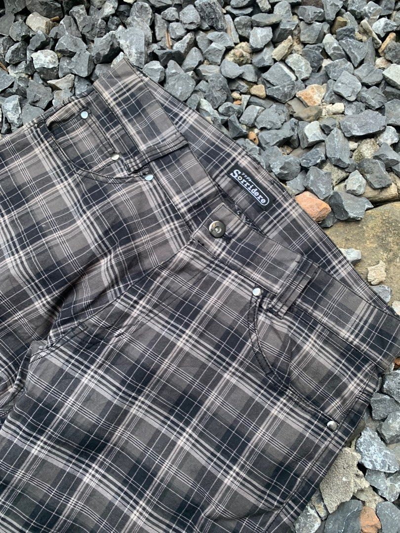 Celana motif kotak kotak, Fesyen Pria, Pakaian , Bawahan di Carousell Celana motif kotak kotak, Fesyen Pria, Pakaian , Bawahan di Carousell
