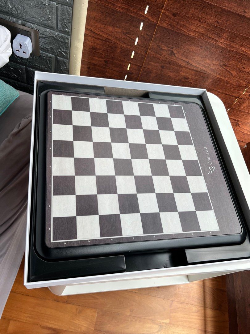 ChessUp chess set, Hobbies & Toys, Toys & Games on Carousell