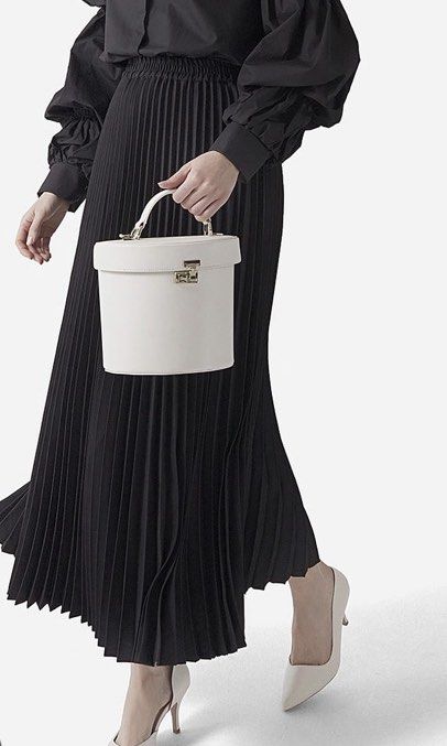 Christ Ng Esme White, Women's Fashion, Bags & Wallets, Shoulder Bags on ...