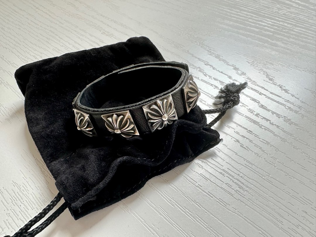 Chrome Hearts Space Zero Pyramid Leather Bracelet, 名牌, 飾物及配件 - Carousell