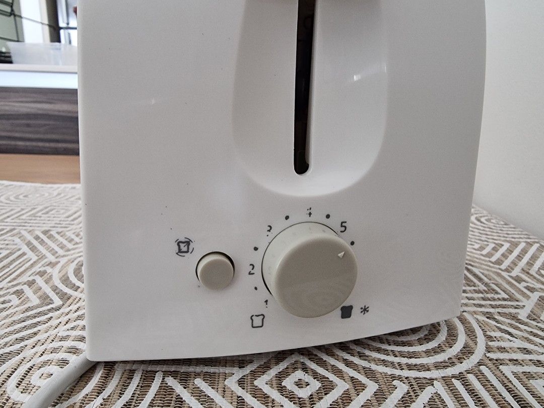 Cornell 2 slice pop up Toaster, TV & Home Appliances, Kitchen ...