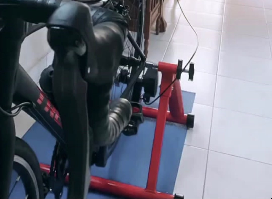 DEUTER MT04 Bicycle Trainer - RED, Sports Equipment, Bicycles & Parts, Bicycles on Carousell