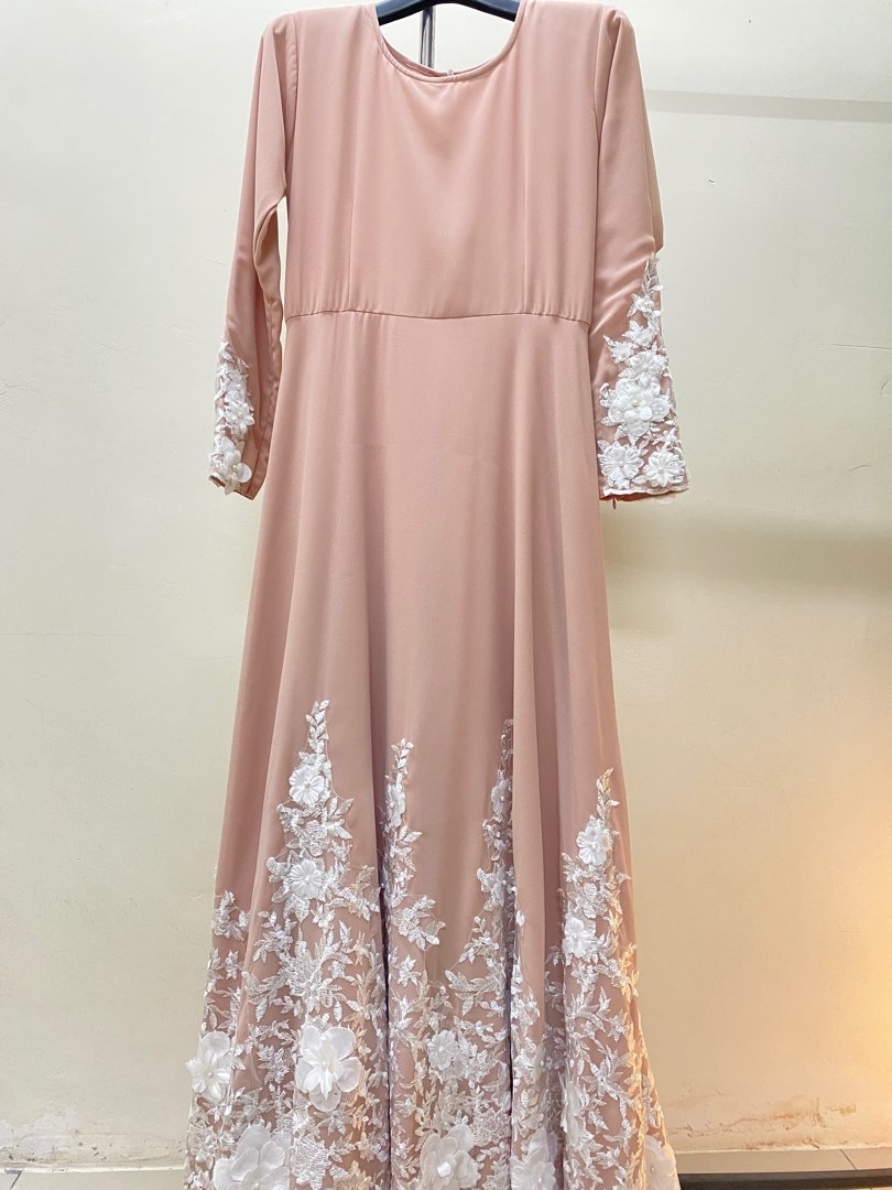 Dress Qamraa Elsa Premiere Rosegold, Women's Fashion, Muslimah Fashion ...