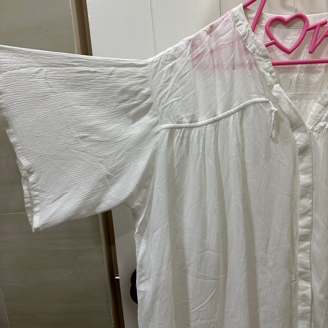 Flowy White Beach Top, Women's Fashion, Tops, Blouses on Carousell