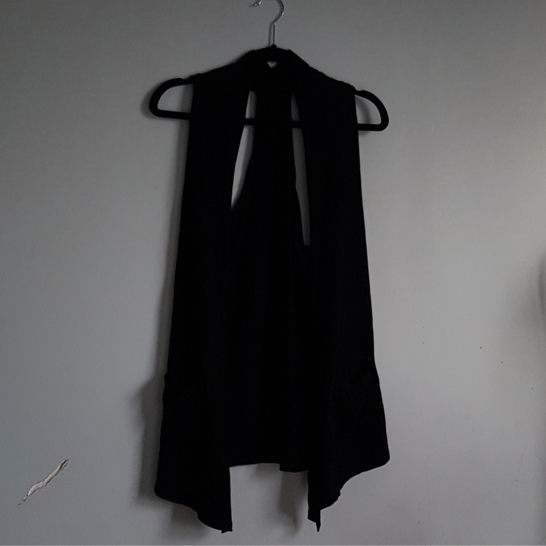 Genevieve Gozum Black Vest - A Wardrobe Essential for All Seasons ...