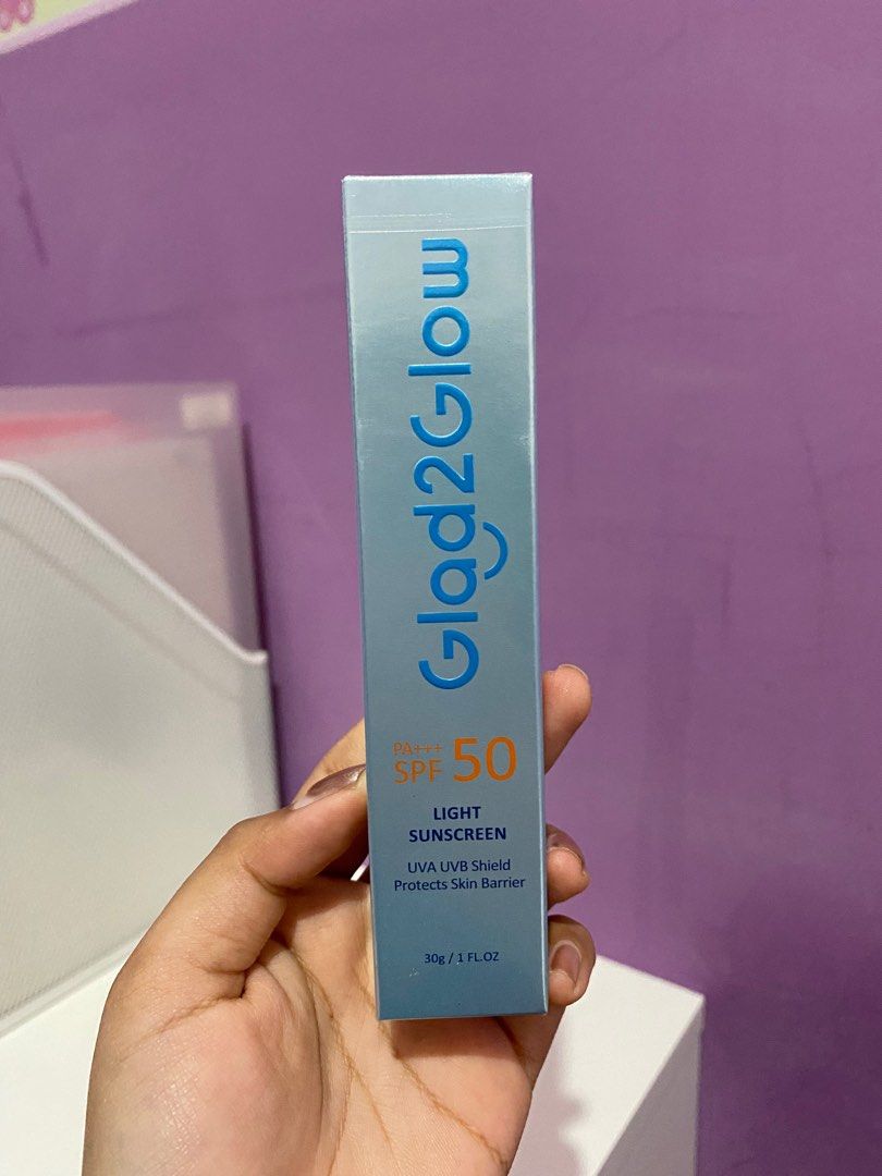 Glad2Glow Light Sunscreen Gel UV SPF50 PA+++ 30g, Kesehatan ...
