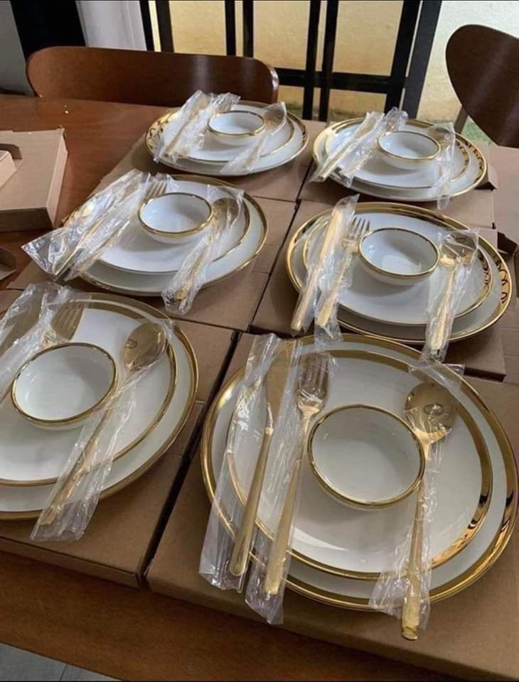 GOLD RIM PLATES, Furniture & Home Living, Kitchenware & Tableware ...