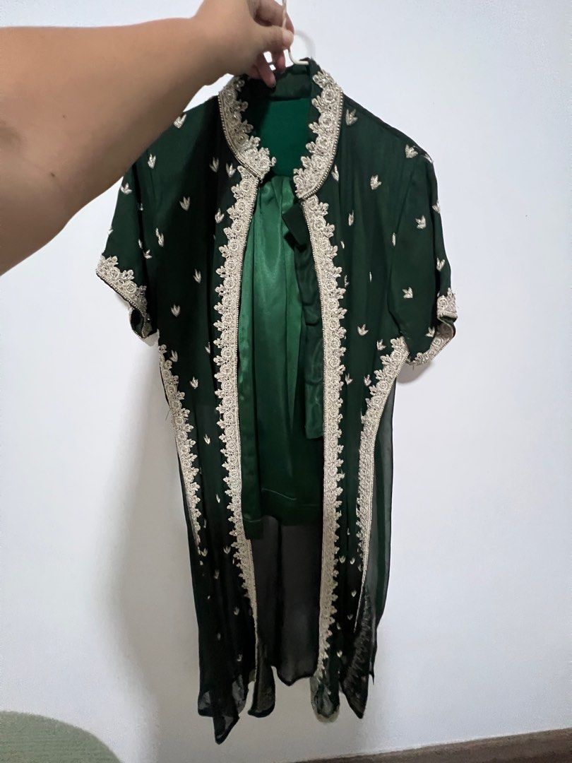 Green Skirt and Top Ethnic costume, Women's Fashion, Dresses & Sets ...
