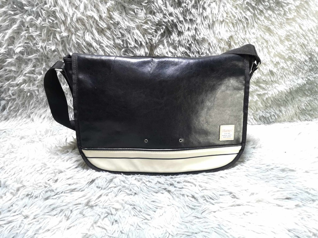Hanes Black Leather Zipper Crossbody Bag, Men's Fashion, Bags, Sling ...