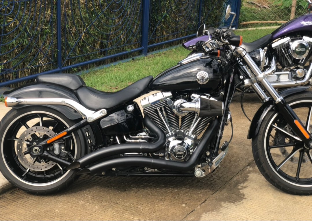 Harley Davidson Breakout 2014, Motorbikes, Motorbikes for Sale on Carousell