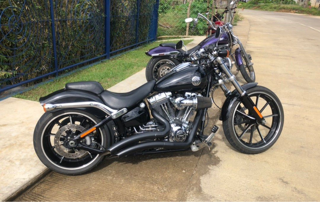 Harley Davidson Breakout 2014, Motorbikes, Motorbikes for Sale on Carousell