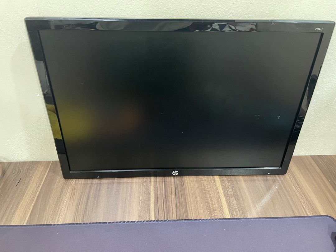 HP Original Monitor and mouse, Computers & Tech, Desktops on Carousell