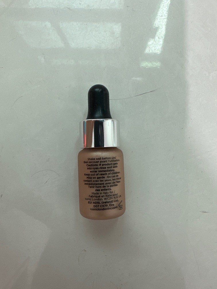 ICONIC Illuminator SAMPLE, 美容＆個人護理, 健康及美容 - 皮膚護理, 化妝品 - Carousell